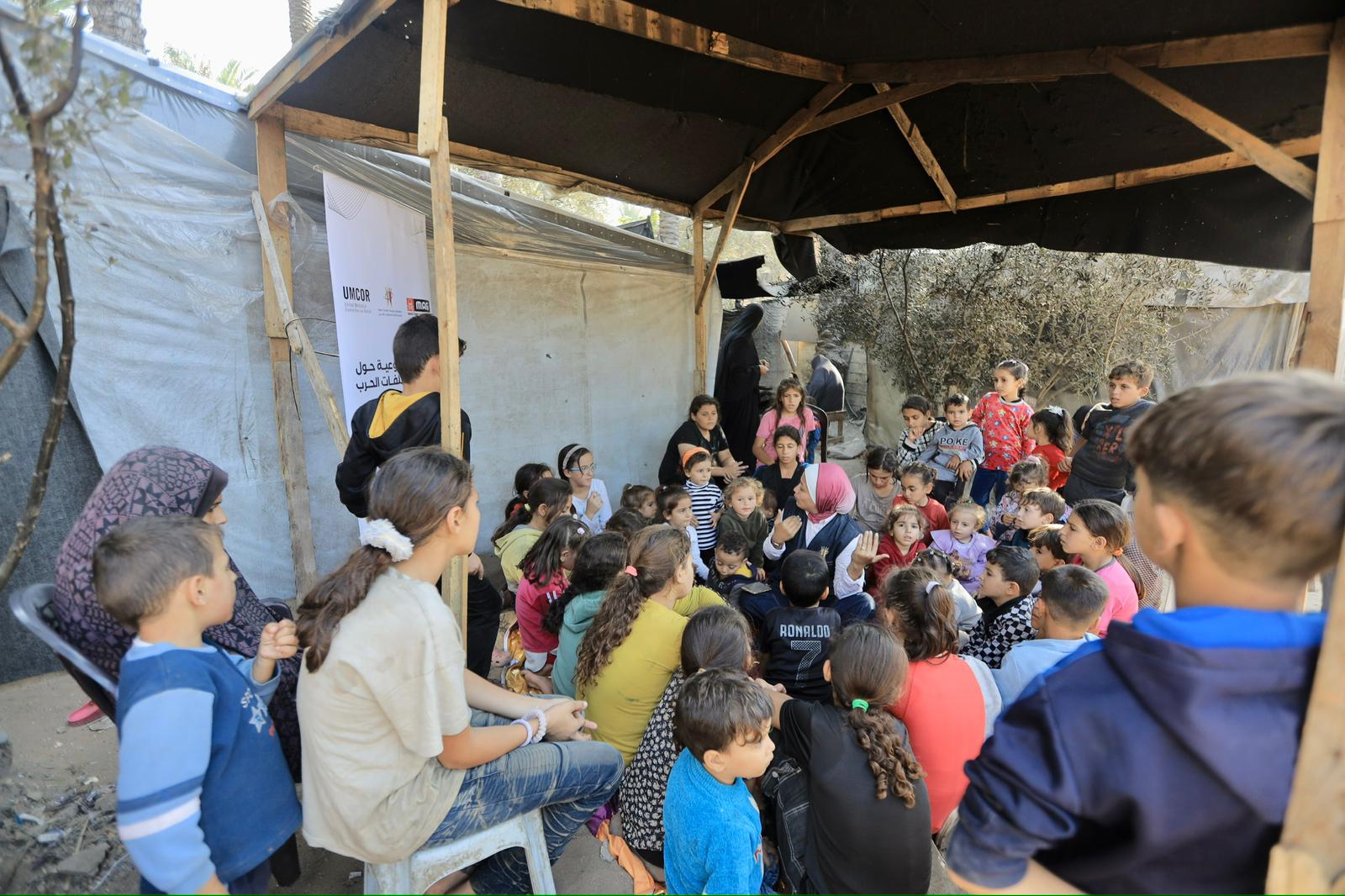 300,000 people reached with life-saving messages in Gaza | MAG